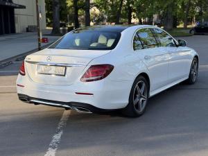 White Mercedes-Benz E 300 2018 in Kaunas, with an engine capacity of 1.99 L and mileage of 134 thousand km for 25000 €, photo 5 on AUTOMOTO.COM.LV