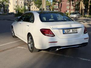 White Mercedes-Benz E 300 2018 in Kaunas, with an engine capacity of 1.99 L and mileage of 134 thousand km for 25000 €, photo 6 on AUTOMOTO.COM.LV