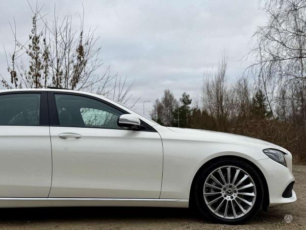 Balts Mercedes-Benz E 300 2019 Šauļi, ar dzinēja tilpumu 2.00 L un nobraukumu 158 tūkst. km par 24999 €, foto 10 vietnē AUTOMOTO.COM.LV