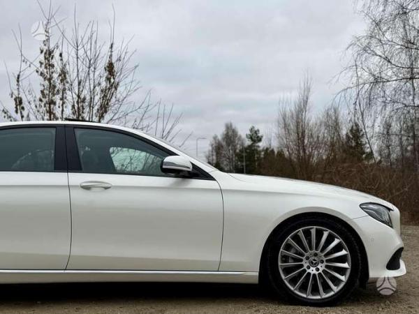 White Mercedes-Benz E 300 2019 in Siauliai, with an engine capacity of 1.95 L and mileage of 158 thousand km for 24999 €, photo 10 on AUTOMOTO.COM.LV