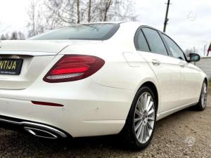 White Mercedes-Benz E 300 2019 in Siauliai, with an engine capacity of 1.95 L and mileage of 158 thousand km for 24999 €, photo 8 on AUTOMOTO.COM.LV