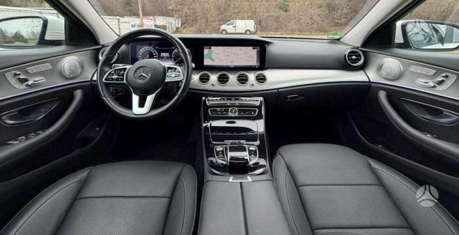 White Mercedes-Benz E 300 2019 in Siauliai, with an engine capacity of 1.95 L and mileage of 158 thousand km for 24999 €, photo 20 on AUTOMOTO.COM.LV