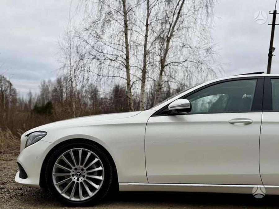 White Mercedes-Benz E 300 2019 in Siauliai, with an engine capacity of 1.95 L and mileage of 158 thousand km for 24999 €, photo 11 on AUTOMOTO.COM.LV