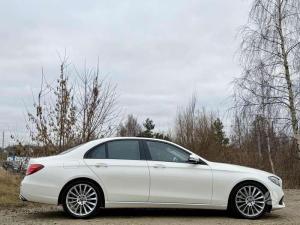 White Mercedes-Benz E 300 2019 in Siauliai, with an engine capacity of 1.95 L and mileage of 158 thousand km for 24999 €, photo 14 on AUTOMOTO.COM.LV