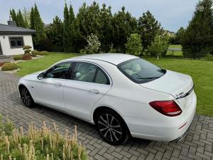 White Mercedes-Benz E 300 2019 in Kaunas, with an engine capacity of 1.99 L and mileage of 81 thousand km for 14950 €, photo 6 on AUTOMOTO.COM.LV