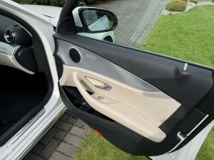 White Mercedes-Benz E 300 2019 in Kaunas, with an engine capacity of 1.99 L and mileage of 81 thousand km for 14950 €, photo 27 on AUTOMOTO.COM.LV