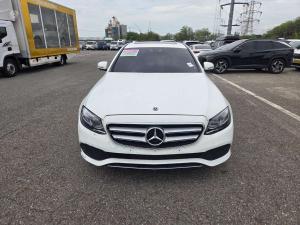Balts Mercedes-Benz E 300 2019 Kauņa, ar dzinēja tilpumu 1.99 L un nobraukumu 101 tūkst. km par 18700 €, foto  vietnē AUTOMOTO.COM.LV