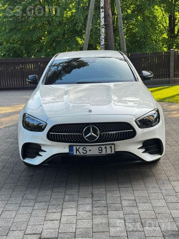 Balts Mercedes-Benz E 300 2021 Rīga, ar dzinēja tilpumu 2.00 L un nobraukumu 69 tūkst. km par 44800 €, foto 3 vietnē AUTOMOTO.COM.LV