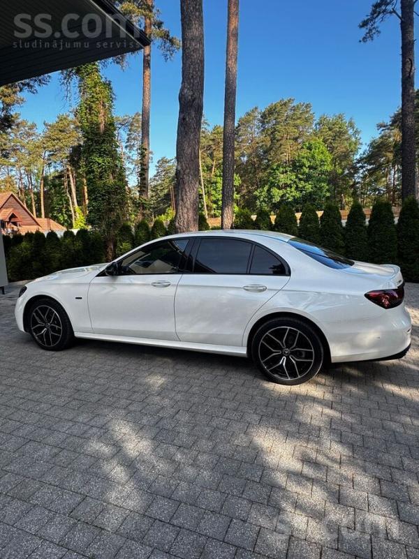 Balts Mercedes-Benz E 300 2021 Rīga, ar dzinēja tilpumu 2.00 L un nobraukumu 69 tūkst. km par 44800 €, foto 5 vietnē AUTOMOTO.COM.LV