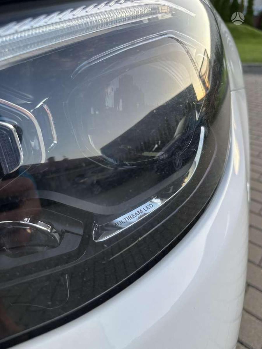White Mercedes-Benz E 300 2021 in Vilnius, with an engine capacity of 1.99 L and mileage of 140 thousand km for 36500 €, photo 7 on AUTOMOTO.COM.LV