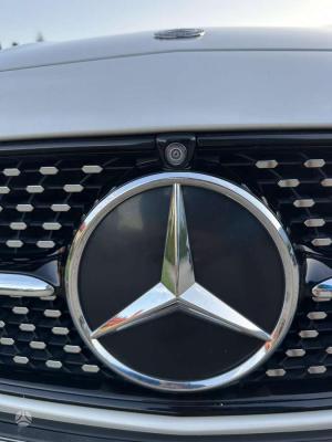 White Mercedes-Benz E 300 2021 in Vilnius, with an engine capacity of 1.99 L and mileage of 140 thousand km for 36500 €, photo 8 on AUTOMOTO.COM.LV