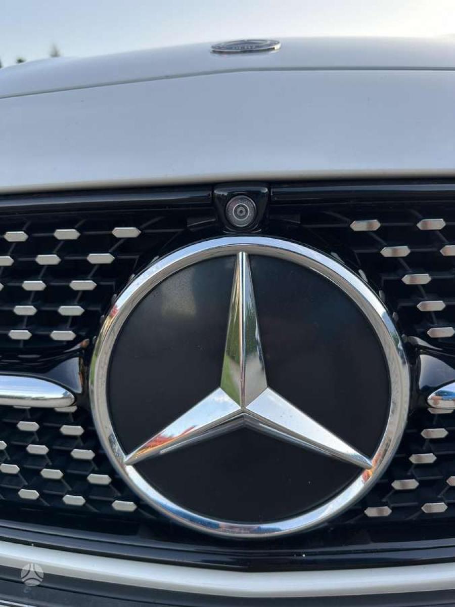 White Mercedes-Benz E 300 2021 in Vilnius, with an engine capacity of 1.99 L and mileage of 140 thousand km for 36500 €, photo 8 on AUTOMOTO.COM.LV