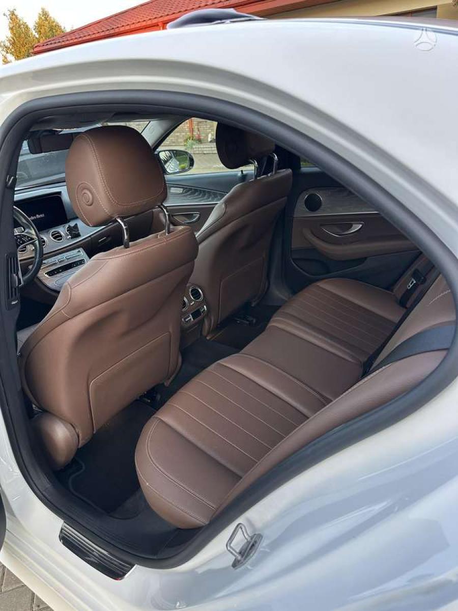White Mercedes-Benz E 300 2021 in Vilnius, with an engine capacity of 1.99 L and mileage of 140 thousand km for 36500 €, photo 11 on AUTOMOTO.COM.LV