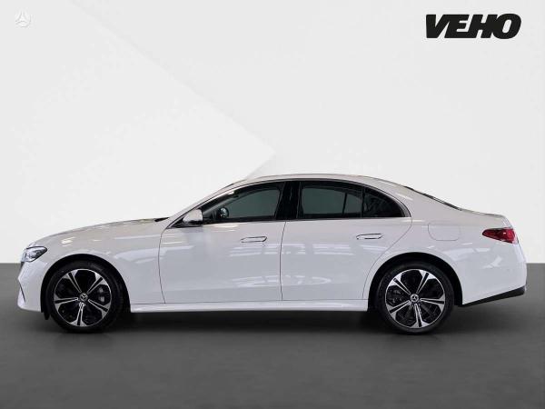 Balts Mercedes-Benz E 300 2023 Kauņa, ar dzinēja tilpumu 1.99 L un nobraukumu 15 tūkst. km par 45900 €, foto 2 vietnē AUTOMOTO.COM.LV