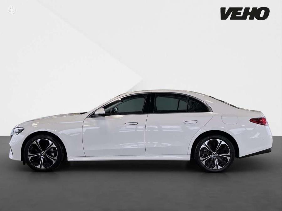 Balts Mercedes-Benz E 300 2023 Kauņa, ar dzinēja tilpumu 1.99 L un nobraukumu 15 tūkst. km par 45900 €, foto 3 vietnē AUTOMOTO.COM.LV