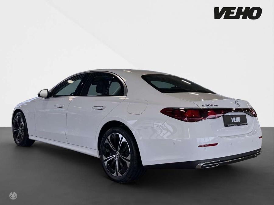 Balts Mercedes-Benz E 300 2023 Kauņa, ar dzinēja tilpumu 1.99 L un nobraukumu 15 tūkst. km par 45900 €, foto 4 vietnē AUTOMOTO.COM.LV