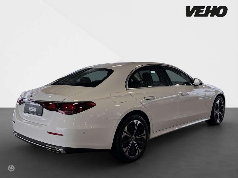 Balts Mercedes-Benz E 300 2023 Kauņa, ar dzinēja tilpumu 1.99 L un nobraukumu 15 tūkst. km par 45900 €, foto 6 vietnē AUTOMOTO.COM.LV