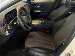 Balts Mercedes-Benz E 300 2023 Kauņa, ar dzinēja tilpumu 1.99 L un nobraukumu 15 tūkst. km par 45900 €, foto 10 vietnē AUTOMOTO.COM.LV