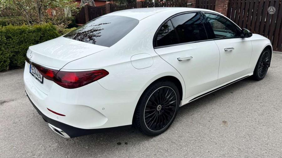 Balts Mercedes-Benz E 300 2024 Klaipėda, ar dzinēja tilpumu 1.99 L un nobraukumu 38 tūkst. km par 55000 €, foto 6 vietnē AUTOMOTO.COM.LV