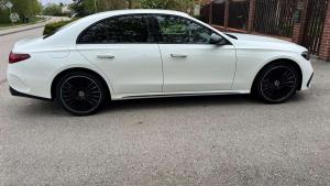 Balts Mercedes-Benz E 300 2024 Klaipėda, ar dzinēja tilpumu 1.99 L un nobraukumu 38 tūkst. km par 55000 €, foto 7 vietnē AUTOMOTO.COM.LV