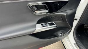 Balts Mercedes-Benz E 300 2024 Klaipėda, ar dzinēja tilpumu 1.99 L un nobraukumu 38 tūkst. km par 55000 €, foto 11 vietnē AUTOMOTO.COM.LV