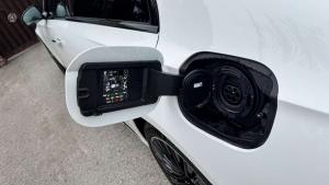 Balts Mercedes-Benz E 300 2024 Klaipėda, ar dzinēja tilpumu 1.99 L un nobraukumu 38 tūkst. km par 55000 €, foto 15 vietnē AUTOMOTO.COM.LV
