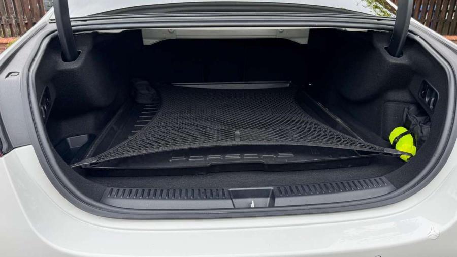 Balts Mercedes-Benz E 300 2024 Klaipėda, ar dzinēja tilpumu 1.99 L un nobraukumu 38 tūkst. km par 55000 €, foto 17 vietnē AUTOMOTO.COM.LV