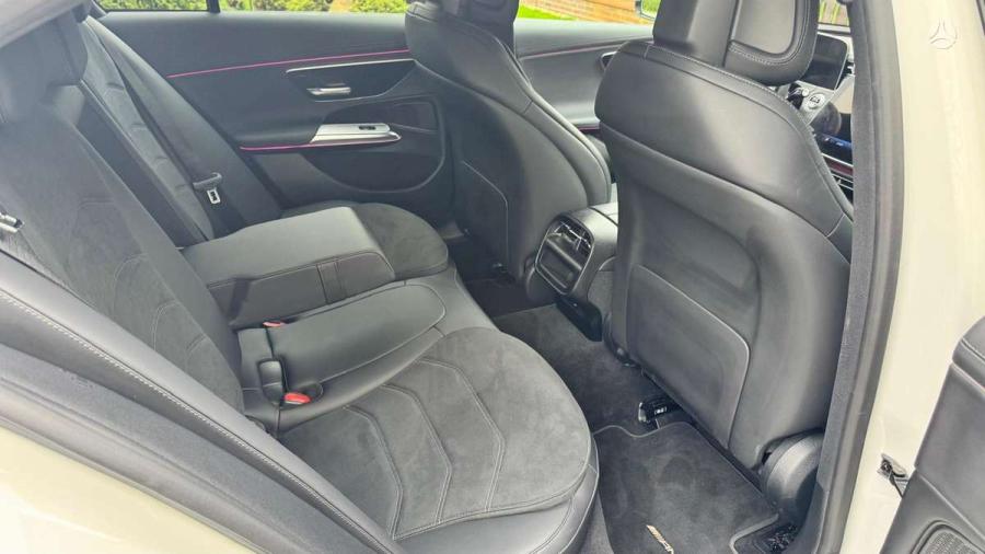 Balts Mercedes-Benz E 300 2024 Klaipėda, ar dzinēja tilpumu 1.99 L un nobraukumu 38 tūkst. km par 55000 €, foto 19 vietnē AUTOMOTO.COM.LV
