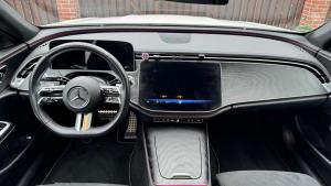 Balts Mercedes-Benz E 300 2024 Klaipėda, ar dzinēja tilpumu 1.99 L un nobraukumu 38 tūkst. km par 55000 €, foto 23 vietnē AUTOMOTO.COM.LV