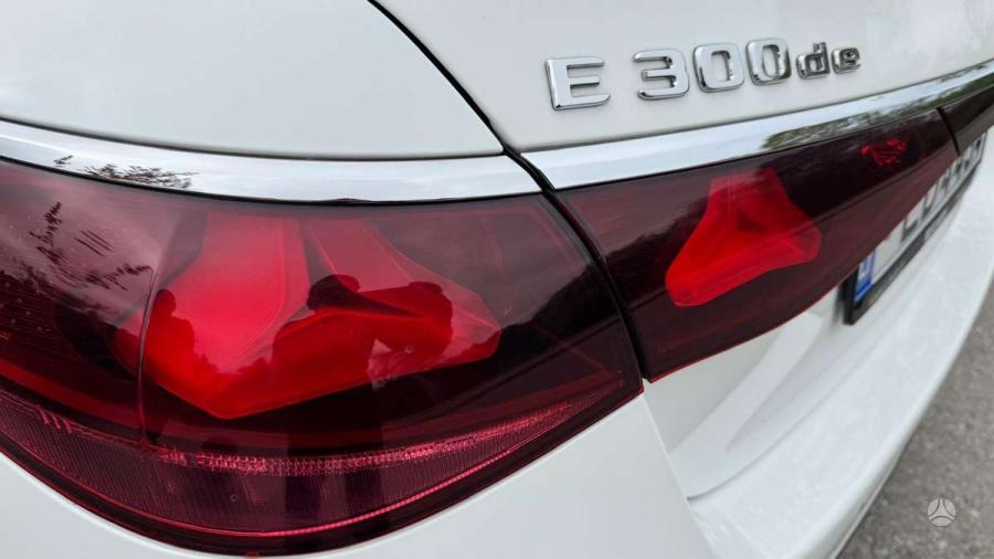 Balts Mercedes-Benz E 300 2024 Klaipėda, ar dzinēja tilpumu 1.99 L un nobraukumu 38 tūkst. km par 55000 €, foto 25 vietnē AUTOMOTO.COM.LV