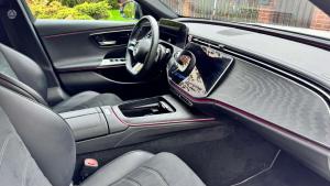 Balts Mercedes-Benz E 300 2024 Klaipėda, ar dzinēja tilpumu 1.99 L un nobraukumu 38 tūkst. km par 55000 €, foto 26 vietnē AUTOMOTO.COM.LV