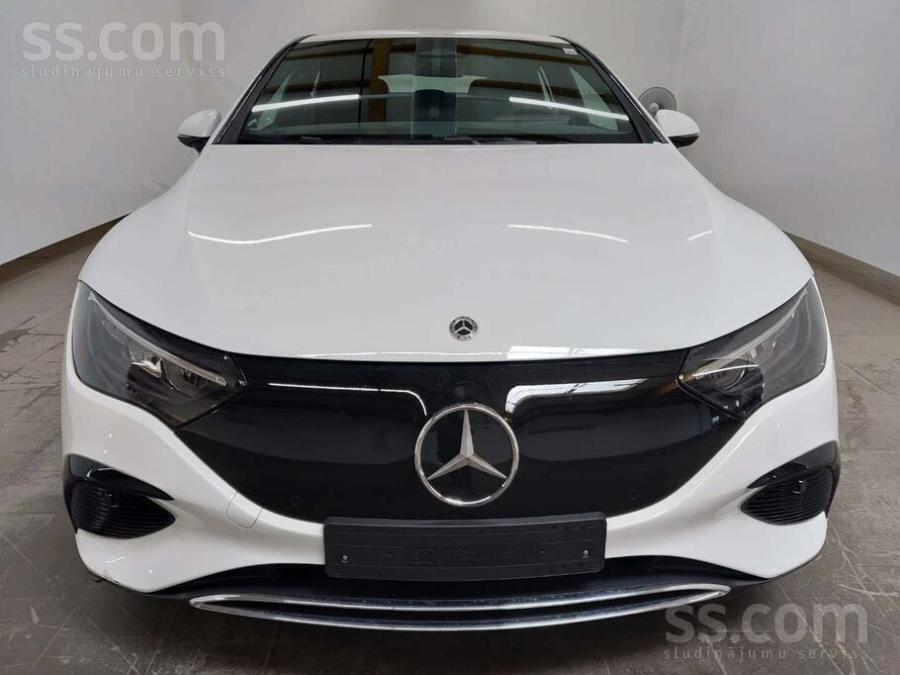 White Mercedes-Benz E 300 2025 in Riga, with an engine capacity of 3.00 L and mileage of 13 thousand km for 46900 €, photo 6 on AUTOMOTO.COM.LV