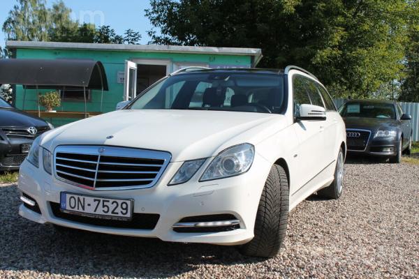 Balts Mercedes-Benz E 300 2011 Daugavpils, ar dzinēja tilpumu 3.00 L un nobraukumu 350 tūkst. km par 7990 €, foto 1 vietnē AUTOMOTO.COM.LV