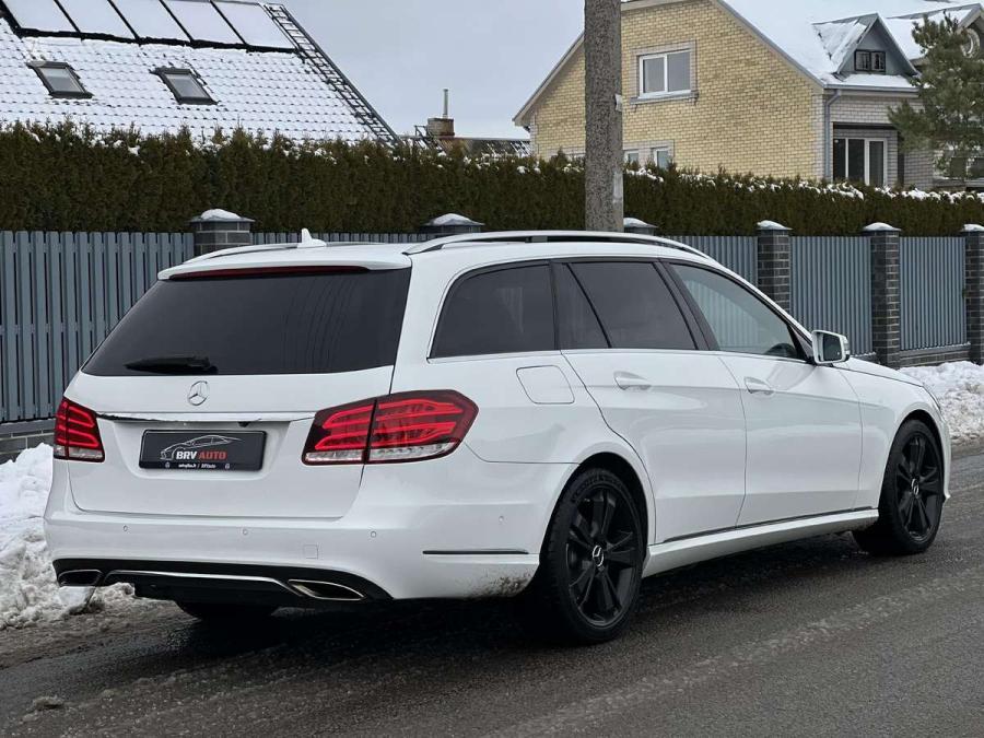 Balts Mercedes-Benz E 300 2015 Kėdainiai, ar dzinēja tilpumu 2.99 L un nobraukumu 342 tūkst. km par 10300 €, foto 7 vietnē AUTOMOTO.COM.LV