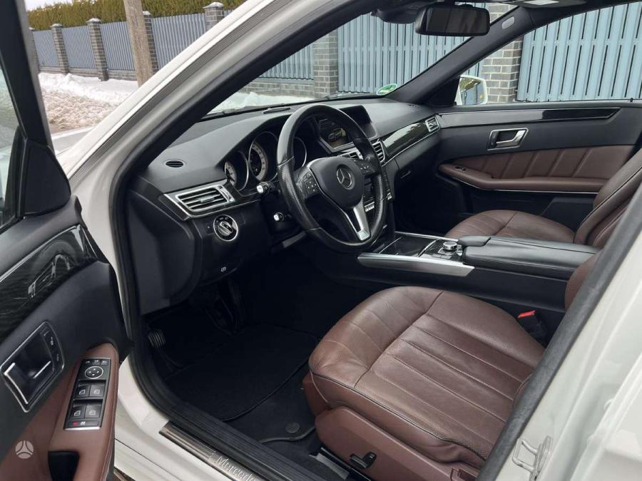 Balts Mercedes-Benz E 300 2015 Kėdainiai, ar dzinēja tilpumu 2.99 L un nobraukumu 342 tūkst. km par 10300 €, foto 18 vietnē AUTOMOTO.COM.LV