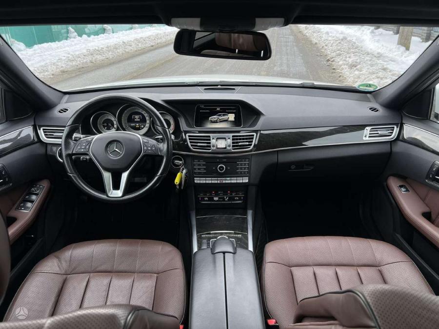 Balts Mercedes-Benz E 300 2015 Kėdainiai, ar dzinēja tilpumu 2.99 L un nobraukumu 342 tūkst. km par 10300 €, foto 28 vietnē AUTOMOTO.COM.LV