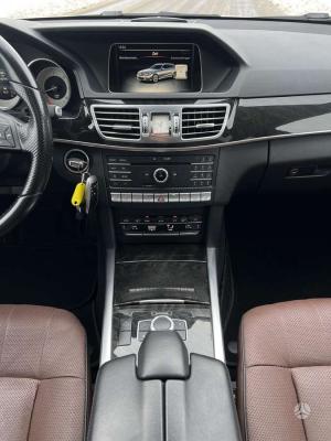 Balts Mercedes-Benz E 300 2015 Kėdainiai, ar dzinēja tilpumu 2.99 L un nobraukumu 342 tūkst. km par 10300 €, foto 30 vietnē AUTOMOTO.COM.LV
