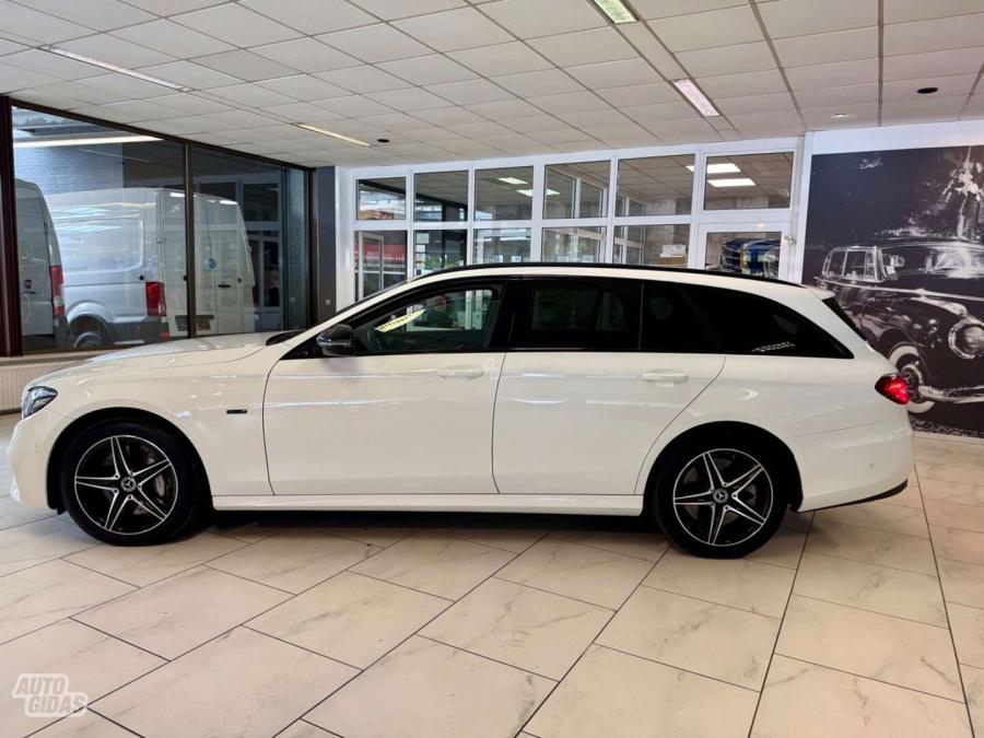 White Mercedes-Benz E 300 2019 in Kaunas, with an engine capacity of 2.00 L and mileage of 96 thousand km for 31660 €, photo 5 on AUTOMOTO.COM.LV