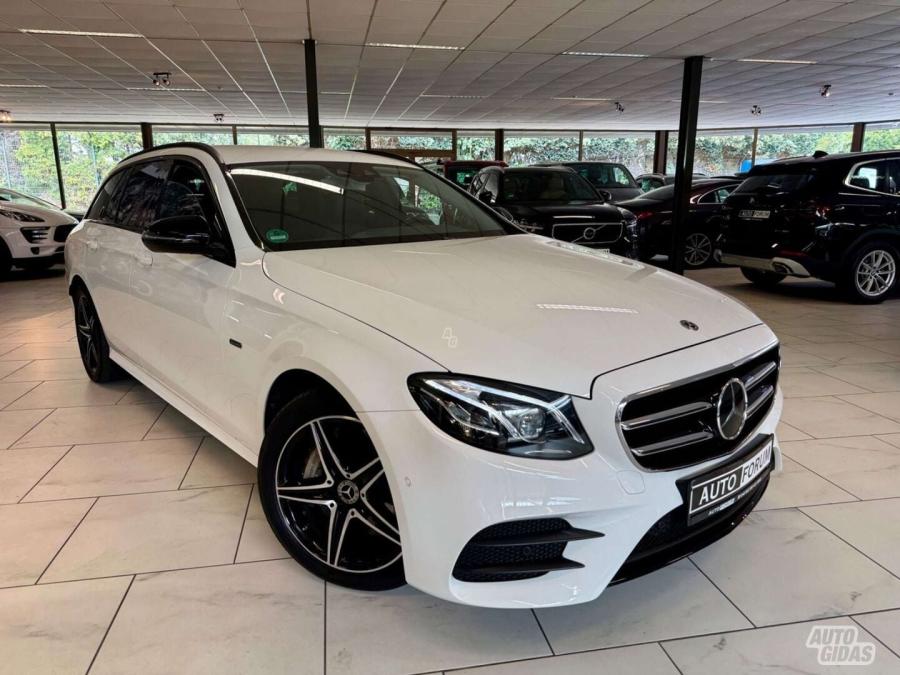 White Mercedes-Benz E 300 2019 in Kaunas, with an engine capacity of 2.00 L and mileage of 96 thousand km for 31660 €, photo 2 on AUTOMOTO.COM.LV