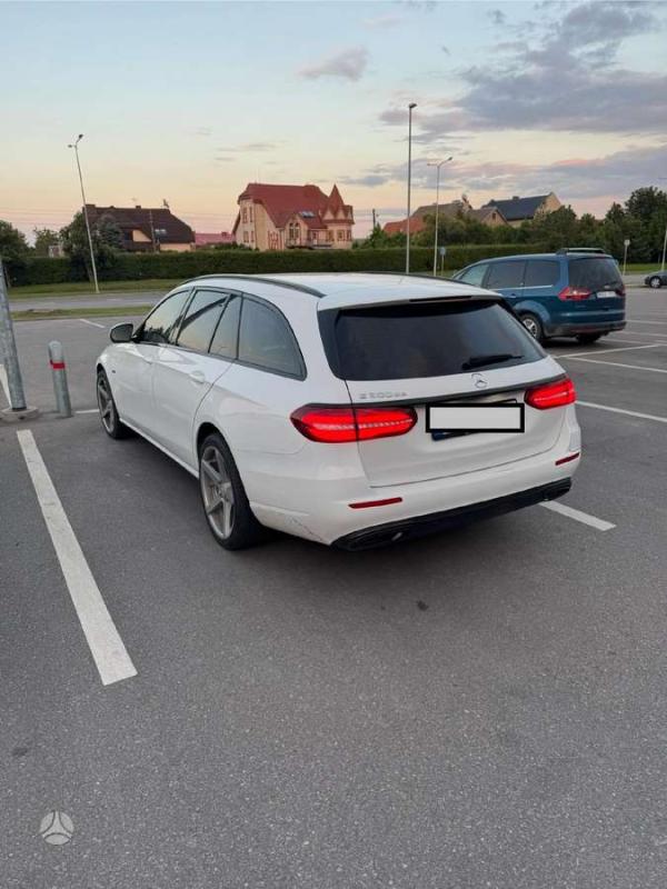 Balts Mercedes-Benz E 300 2020 Klaipėda, ar dzinēja tilpumu 2.00 L un nobraukumu 392 tūkst. km par 13500 €, foto 5 vietnē AUTOMOTO.COM.LV