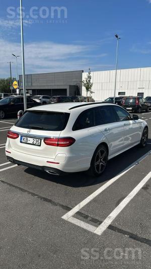 Balts Mercedes-Benz E 300 2020 Rīga, ar dzinēja tilpumu 2.00 L un nobraukumu 86 tūkst. km par 30500 €, foto 3 vietnē AUTOMOTO.COM.LV