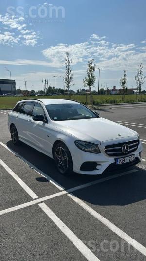 Balts Mercedes-Benz E 300 2020 Rīga, ar dzinēja tilpumu 2.00 L un nobraukumu 86 tūkst. km par 30500 €, foto 5 vietnē AUTOMOTO.COM.LV