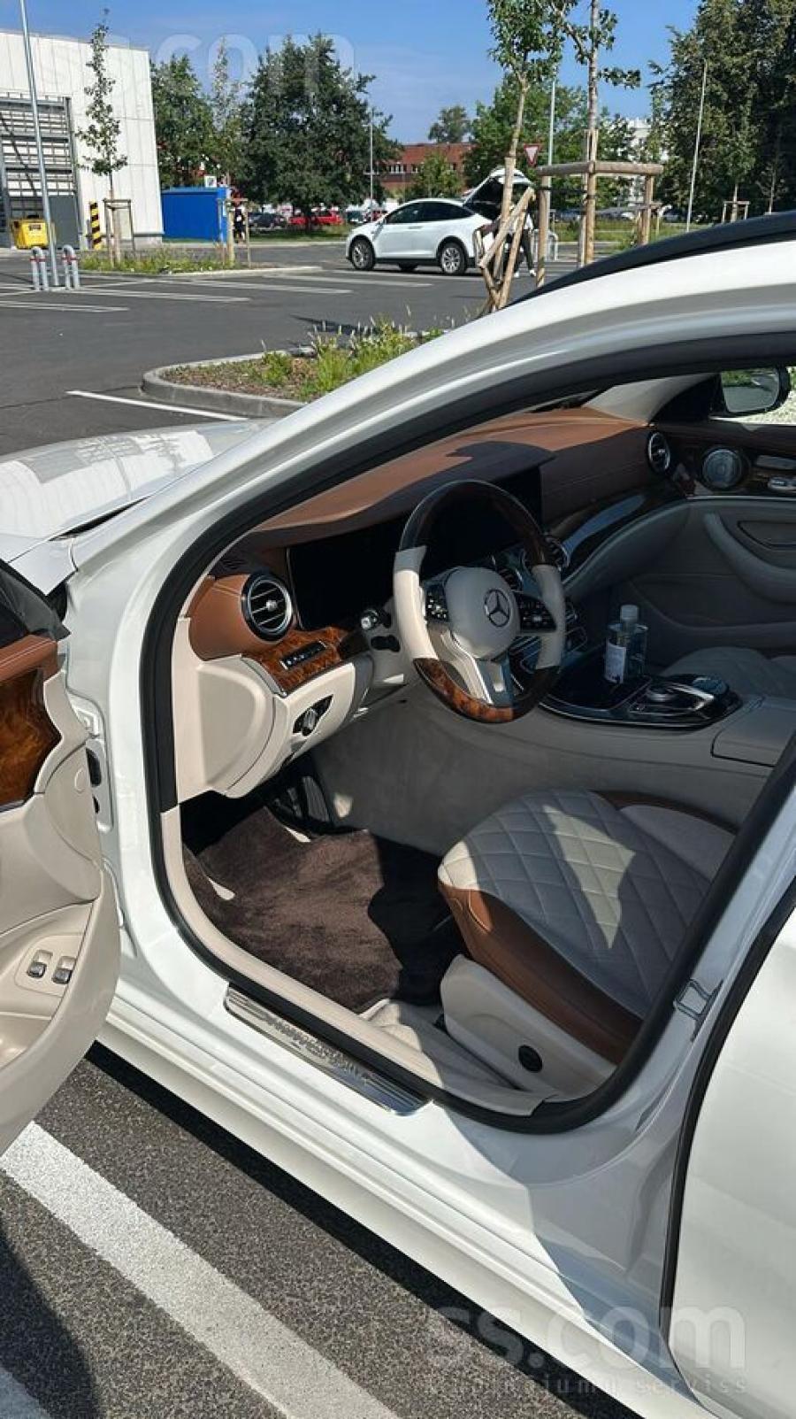 Balts Mercedes-Benz E 300 2020 Rīga, ar dzinēja tilpumu 2.00 L un nobraukumu 86 tūkst. km par 30500 €, foto 6 vietnē AUTOMOTO.COM.LV