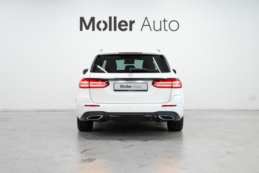 White Mercedes-Benz E 300 2021 in Vilnius, with an engine capacity of 2.00 L and mileage of 120 thousand km for 28500 €, photo 11 on AUTOMOTO.COM.LV