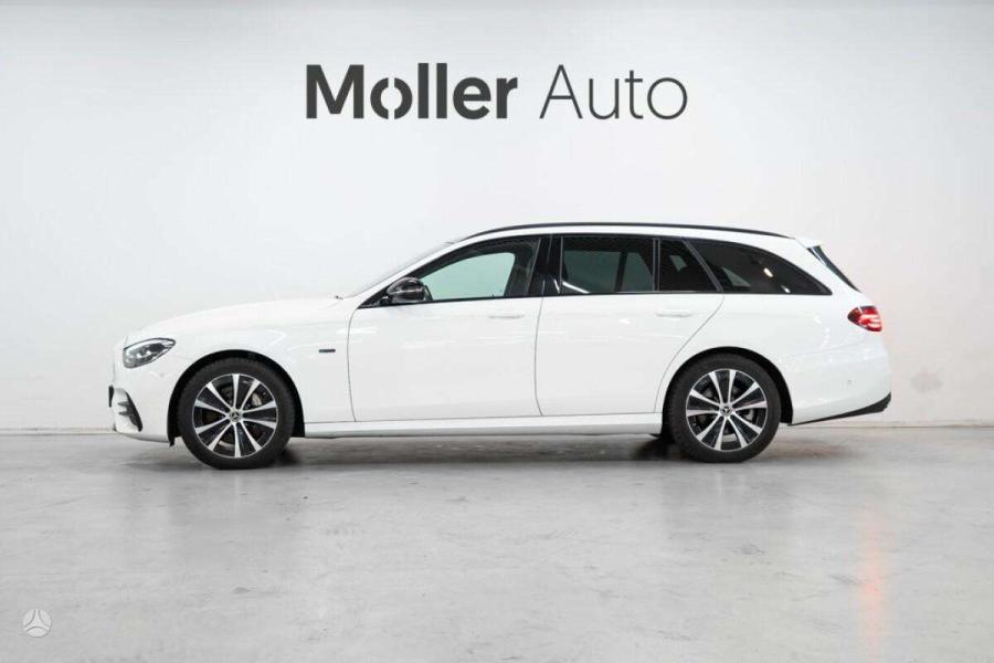 White Mercedes-Benz E 300 2021 in Vilnius, with an engine capacity of 2.00 L and mileage of 120 thousand km for 28500 €, photo 3 on AUTOMOTO.COM.LV