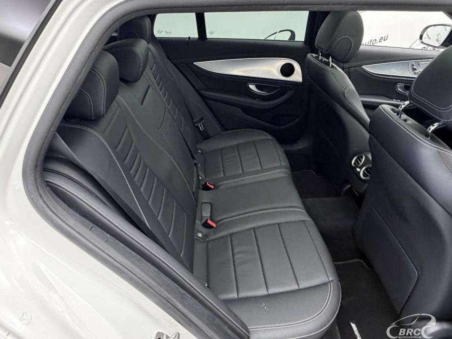 White Mercedes-Benz E 300 2021 in Vilnius, with an engine capacity of 1.95 L and mileage of 105 thousand km for 27900 €, photo 13 on AUTOMOTO.COM.LV