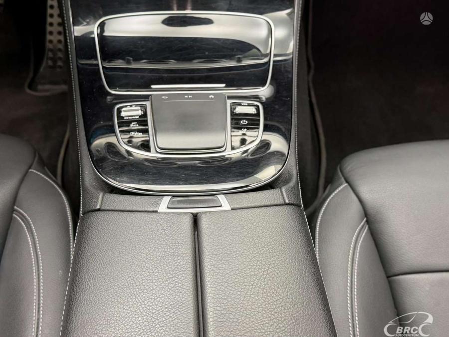 White Mercedes-Benz E 300 2021 in Vilnius, with an engine capacity of 1.95 L and mileage of 105 thousand km for 27900 €, photo 20 on AUTOMOTO.COM.LV