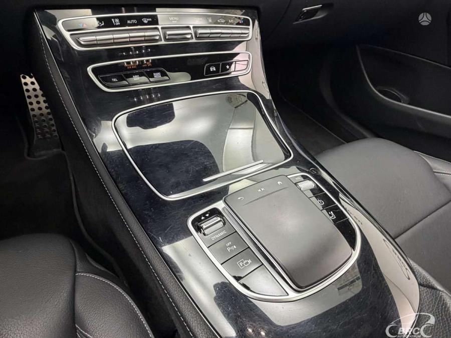 White Mercedes-Benz E 300 2021 in Vilnius, with an engine capacity of 1.95 L and mileage of 105 thousand km for 27900 €, photo 28 on AUTOMOTO.COM.LV