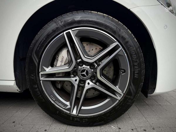 Balts Mercedes-Benz E 300 2022 Kauņa, ar dzinēja tilpumu 2.00 L un nobraukumu 80 tūkst. km par 26999 €, foto 6 vietnē AUTOMOTO.COM.LV