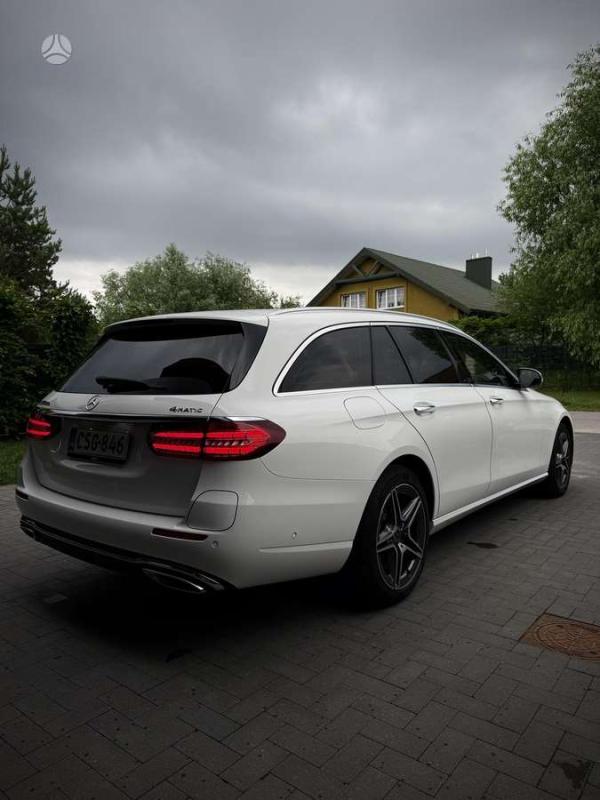 Balts Mercedes-Benz E 300 2022 Kauņa, ar dzinēja tilpumu 2.00 L un nobraukumu 80 tūkst. km par 26999 €, foto 7 vietnē AUTOMOTO.COM.LV